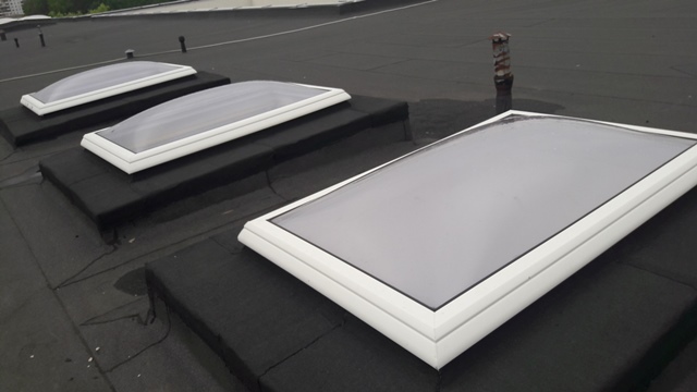 Smoke extraction hatches | Flat-roof windows | Smoke extraction systems ...